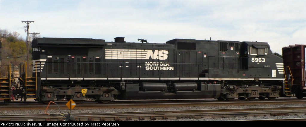 NS 8963